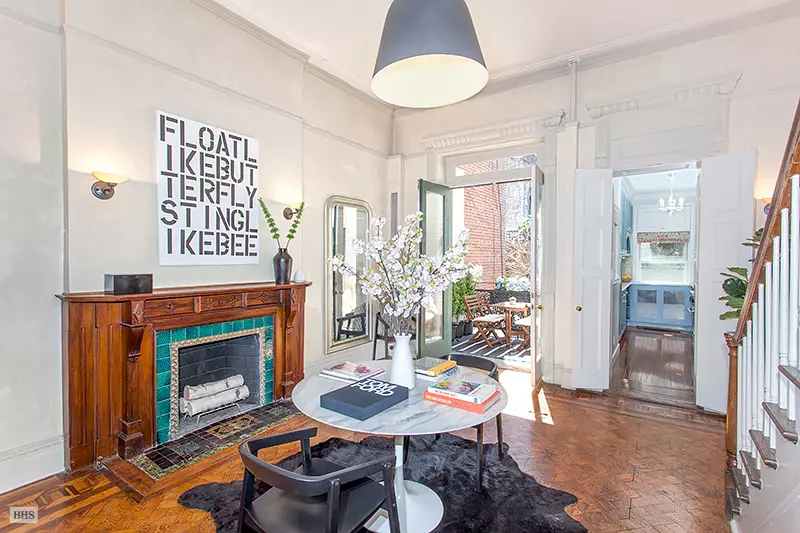 UWS Brownstone Duplex mat Privaten Terrass freet $ 1,8 Milliounen 29667_1