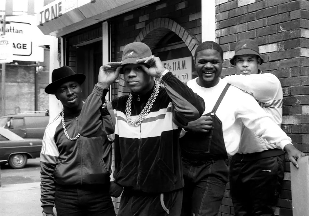 Cut Creator, E-Love, B-Rock과 함께한 LL Cool J. 1986. 사진작가: 자넷 베크만