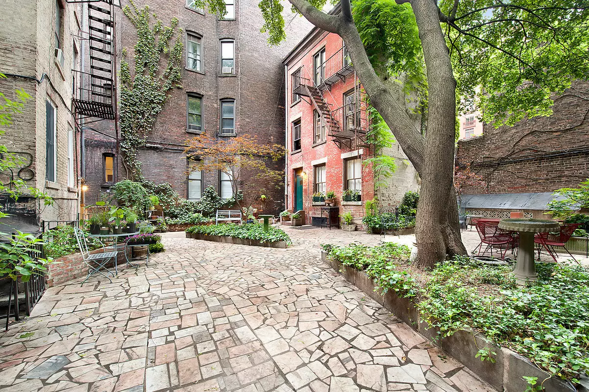 Соработка од 785.000 долари во West Village има поглед на дворот на „тајната градина“ на зградата 3067_4