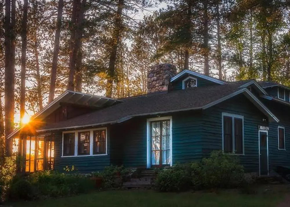 Kamp White Pine, sanjivo utočište u šumi, predsjednik Calvin Coolidge, Find Everything Historic, Osgood Pond, japanska čajanka, kameni kamini, Pozlaćeno doba, Adirondacks