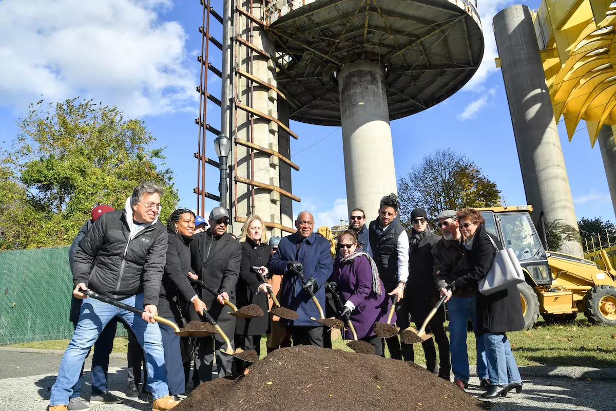 New York State Pavilion, world's fair pavilion, philip johnson, new york city department of parks, nyc parks, restoration, flushing meadows, corona park, queens, world fair, libaka tsa histori.