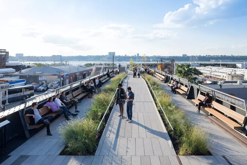 edward norton, high line park, ang taas nga linya sa railyards, Diller Scofidio + Renfro, Piet Oudolf , James Corner, James Corner Field Operations, hudson yards, high line section 3