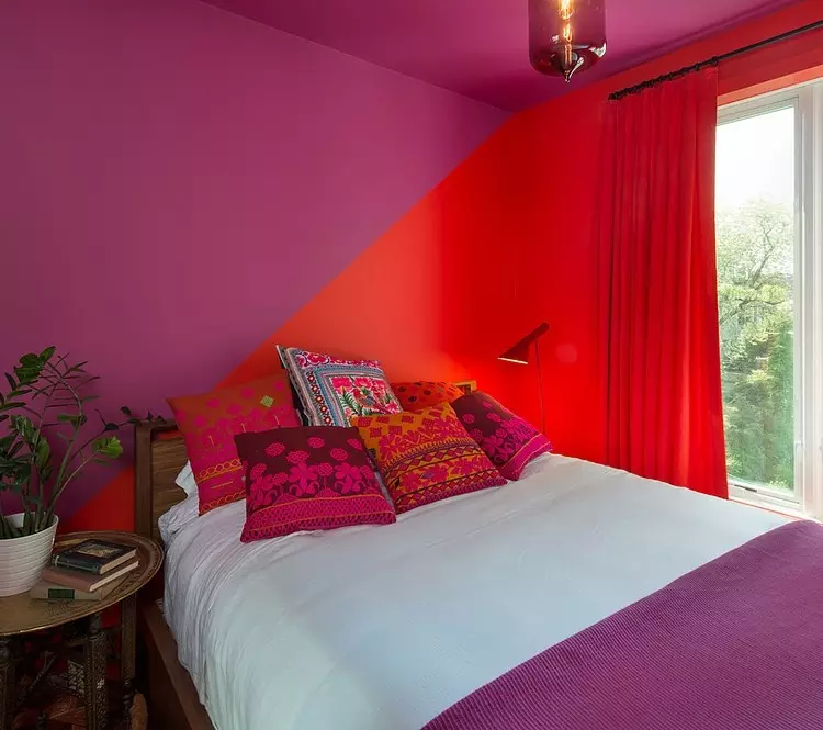 Interiérový dizajn Jessica Helgerson, Chelsie Lee, výrazné farby, pohovka z historických peruánskych prikrývok