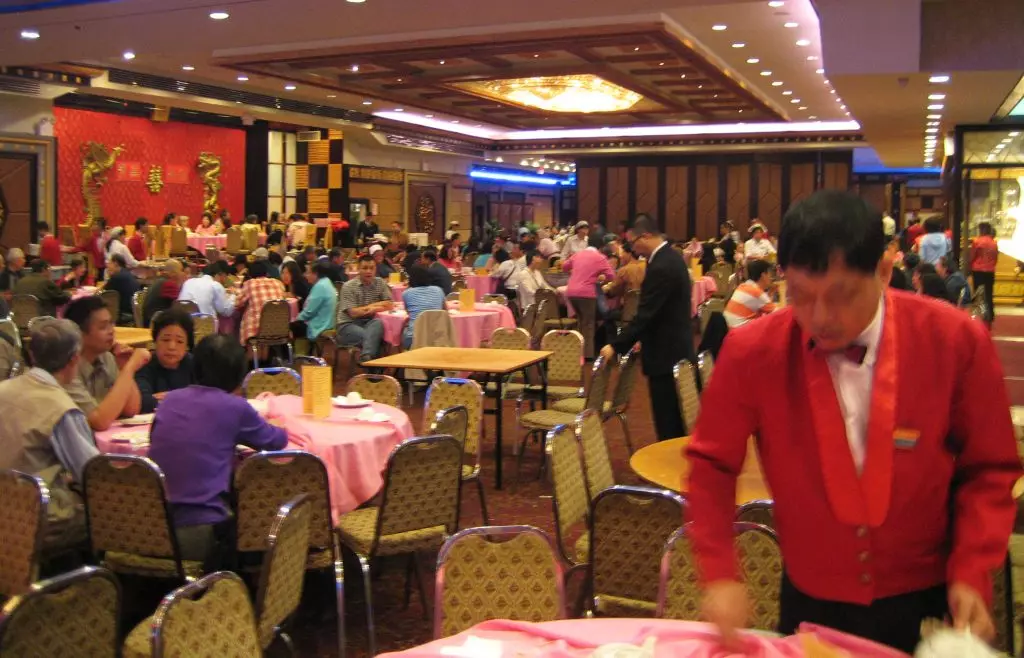 Restaurant ya Chinatown Jing Fong izafunga icyumba cyayo cyo kuriramo cyicaro 800
