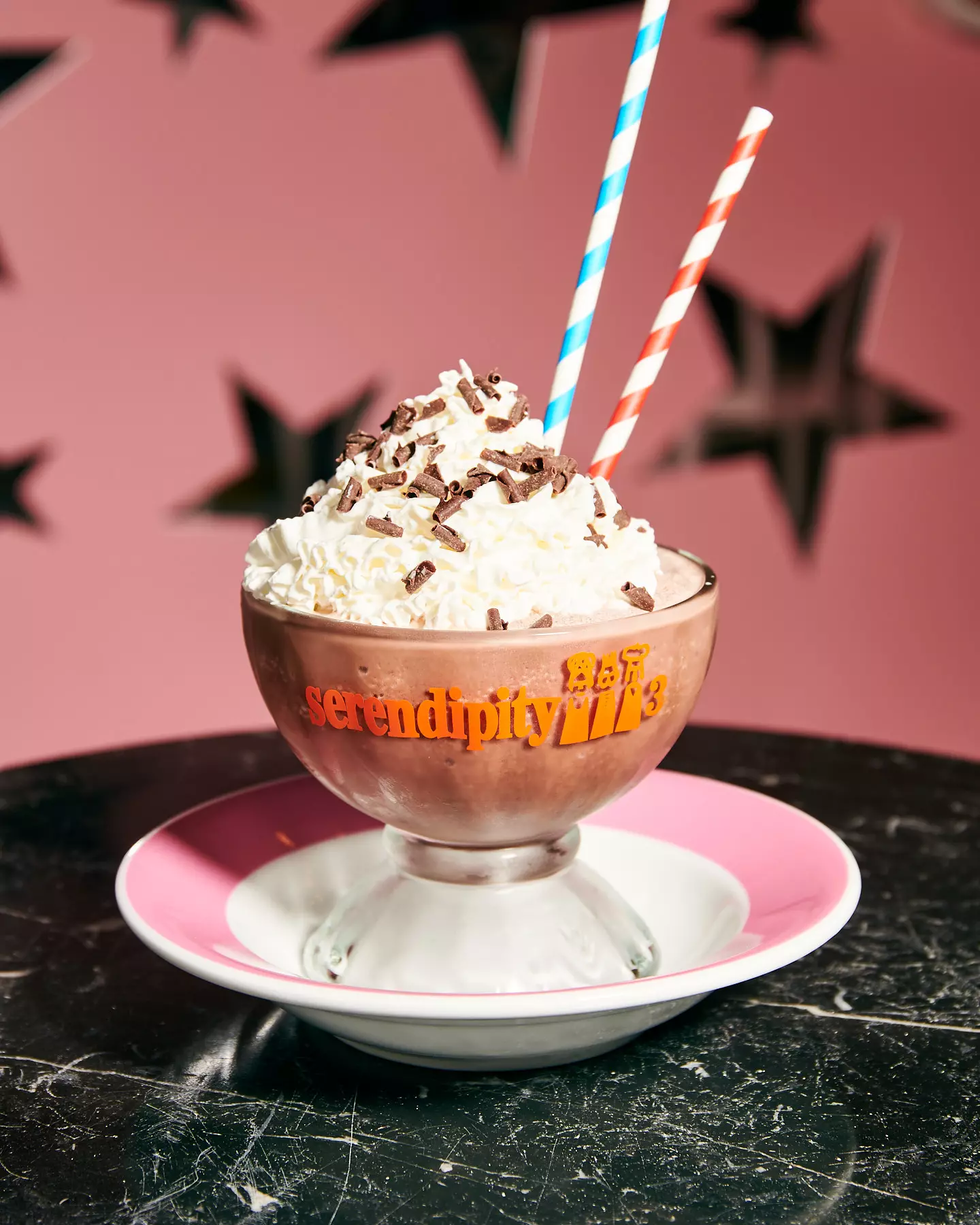 象徴的な冷凍ホットチョコレートスポットSerendipity3が今週、ファンタジーに満ちた新しいインテリアで再開します 3141_3