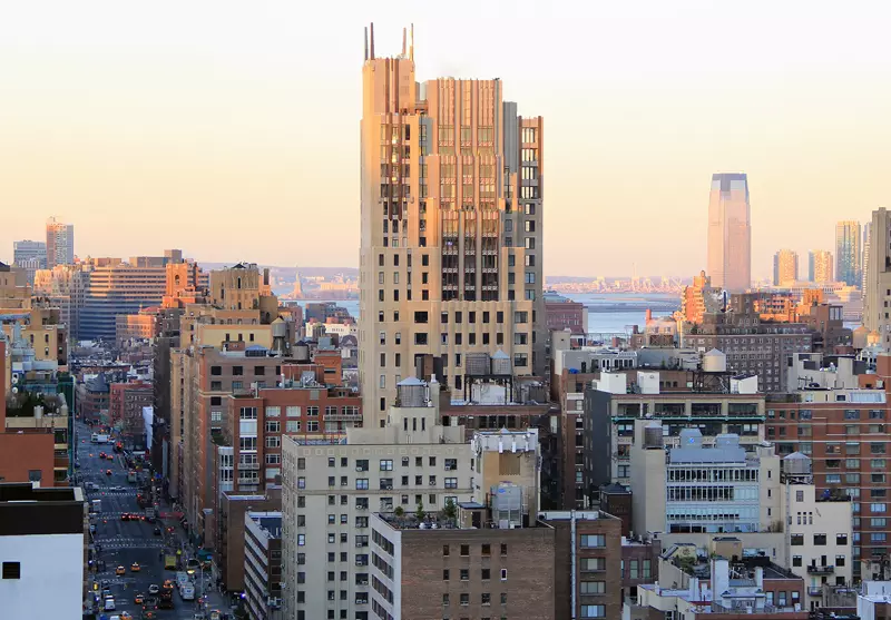 NYC nehnuteľnosti, NYC architektúra, Walker Tower, Walker Tower konverzia, bývalá verizonská budova nyc konverzia, nyc renovácie, cameron diaz walker tower, nyc luxusné byty