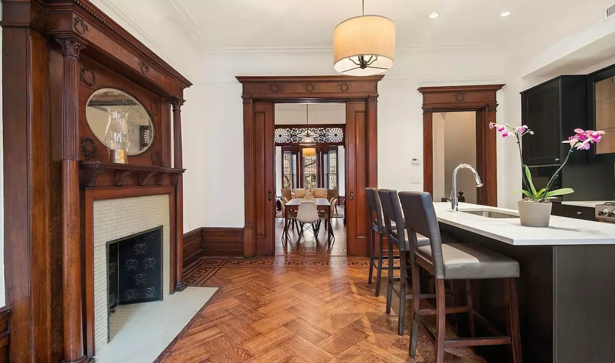 398 Sterling Place, Prospect Heights Historic District, exquisite originale Mühlenarbeiten