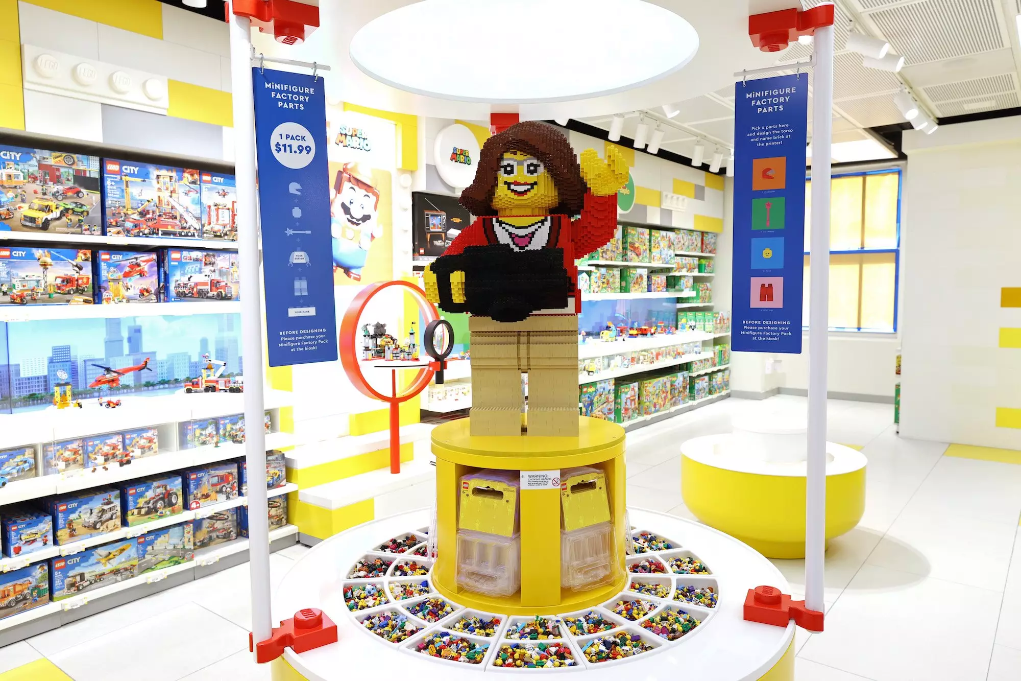 Flamurtari i ri i madh LEGO hapet në Rockefeller Center 3197_2