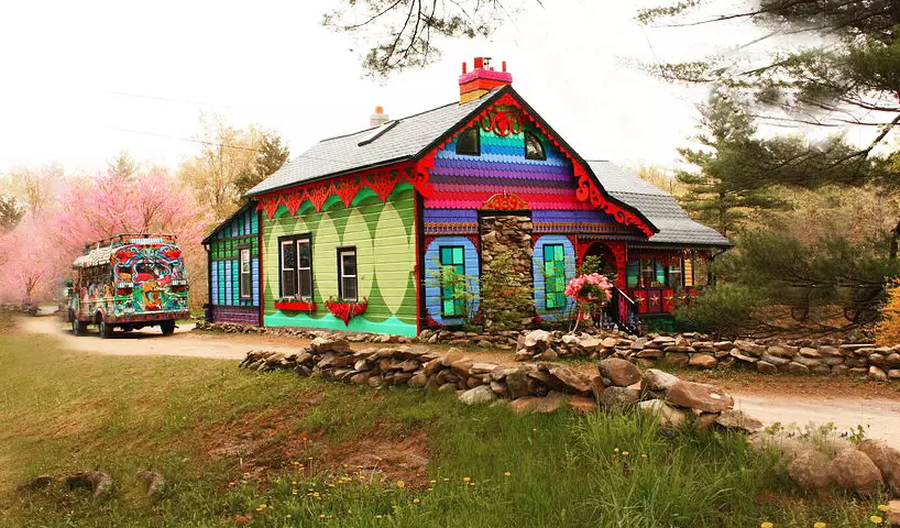 katwise, kat o'sullivan, cartoon barn, cartoon home woodstock new york, crazy artist house woodstock