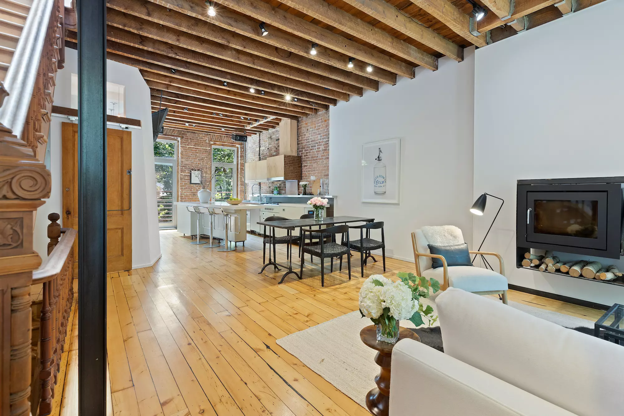 价值 330 万美元的 Park Slope 联排别墅提供两套带户外空间的宁静复式公寓 3226_3