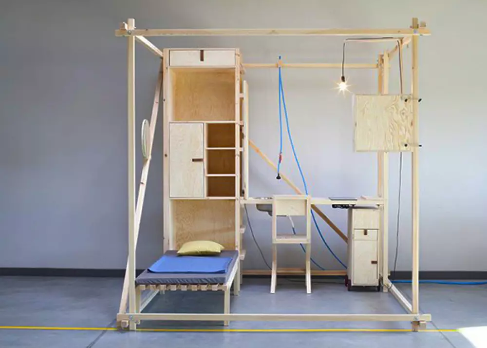 Maciej Chmara आणि Ania Rosinke, Minimal Living unit, 2,5³, Viennese design, Papanek, multifunctional Living space, wooden cub, Contemporary nomadism