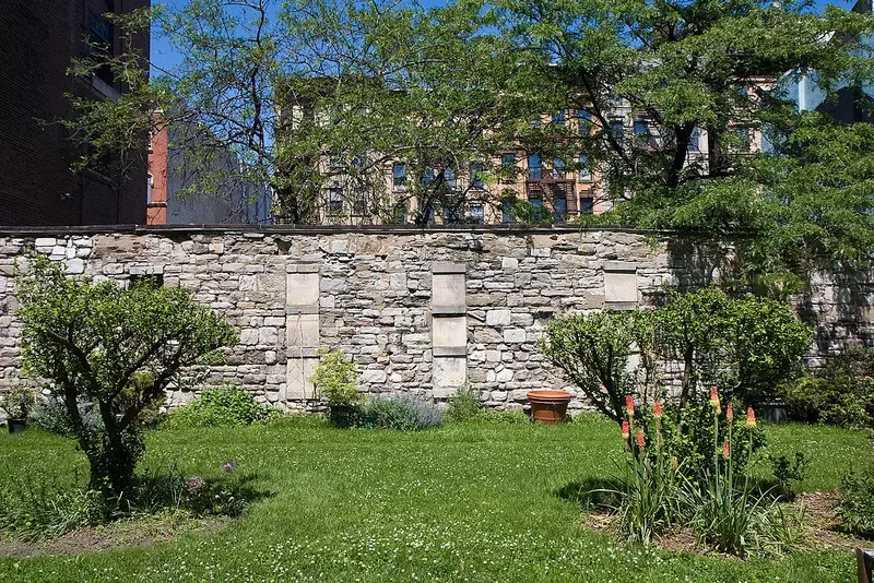New Yorgi marmorkalmistu, East Village'i ajalugu, NYC ajaloolised kalmistud