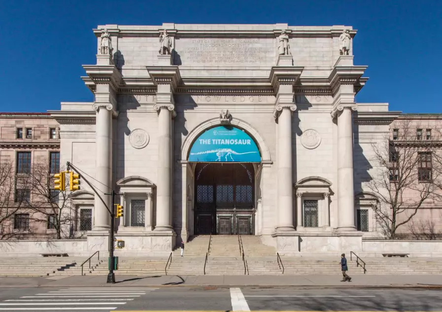 NYC အေဂျင်စီသည် AMNH တွင် လူမျိုးရေးခွဲခြားသည့် Theodore Roosevelt ရုပ်တုအား ဖယ်ရှားရန် အတည်ပြုခဲ့သည်။ 3245_2