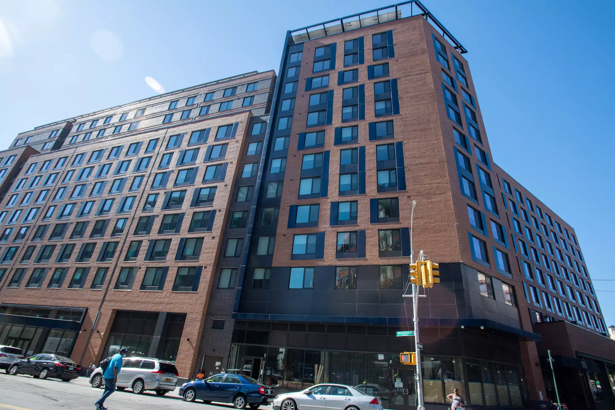I primi due affitti si aprono nell'enorme complesso residenziale La Central del South Bronx 3275_2