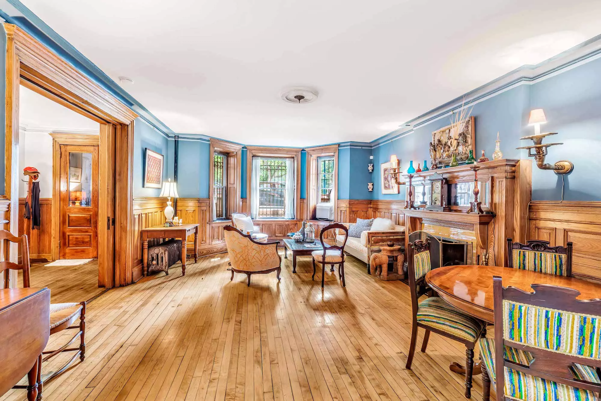 Voor $ 8,2 miljoen, een historisch herenhuis in Harlem met 10 slaapkamers en tonnen bewaard houtwerk 3277_7