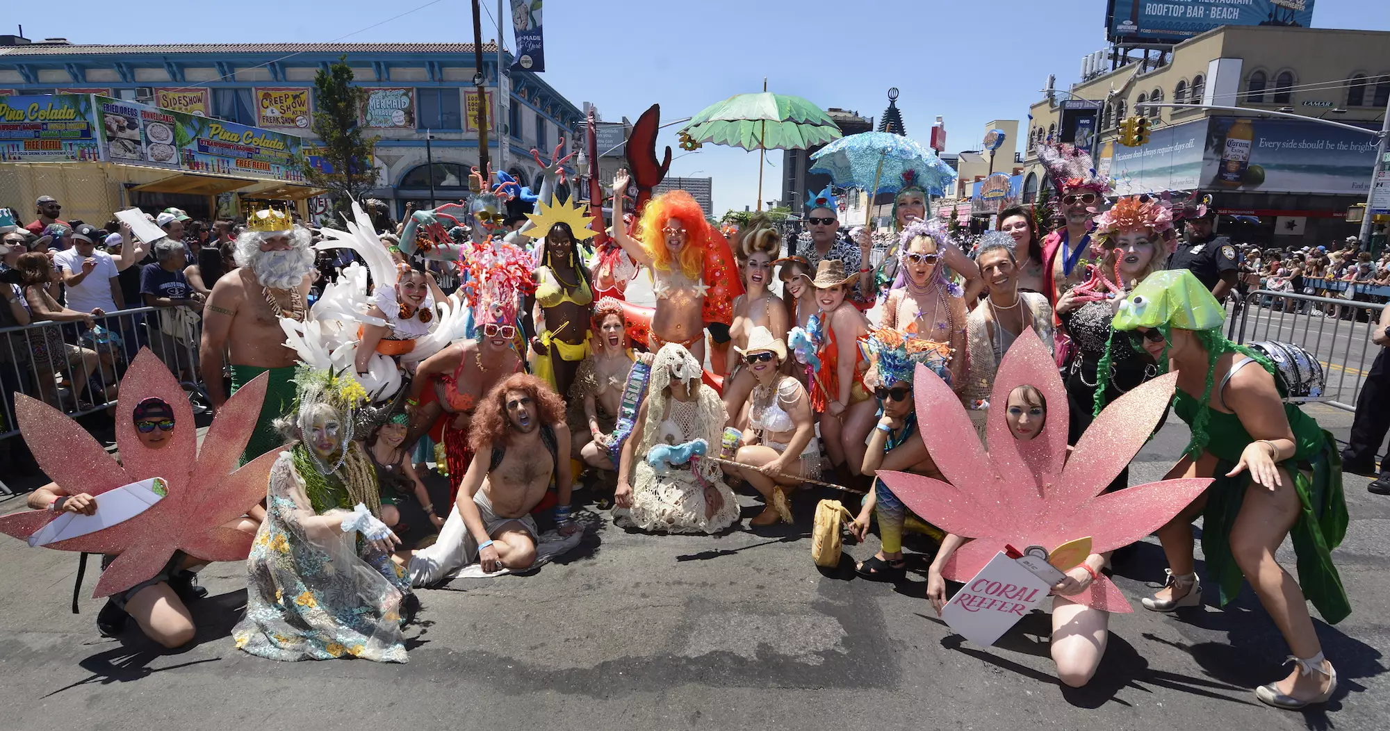 Jasiiradda Coney Island ee loo dabaaldegay Mermaid Parade in shaqsi ahaan loo qabto Sebtembar 3281_1