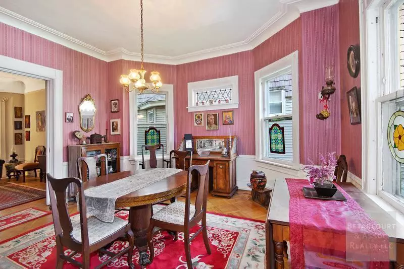 Fremtredende arkitekturpar kjøper Pretty-in-Pink viktoriansk i Ditmas Park 32842_1