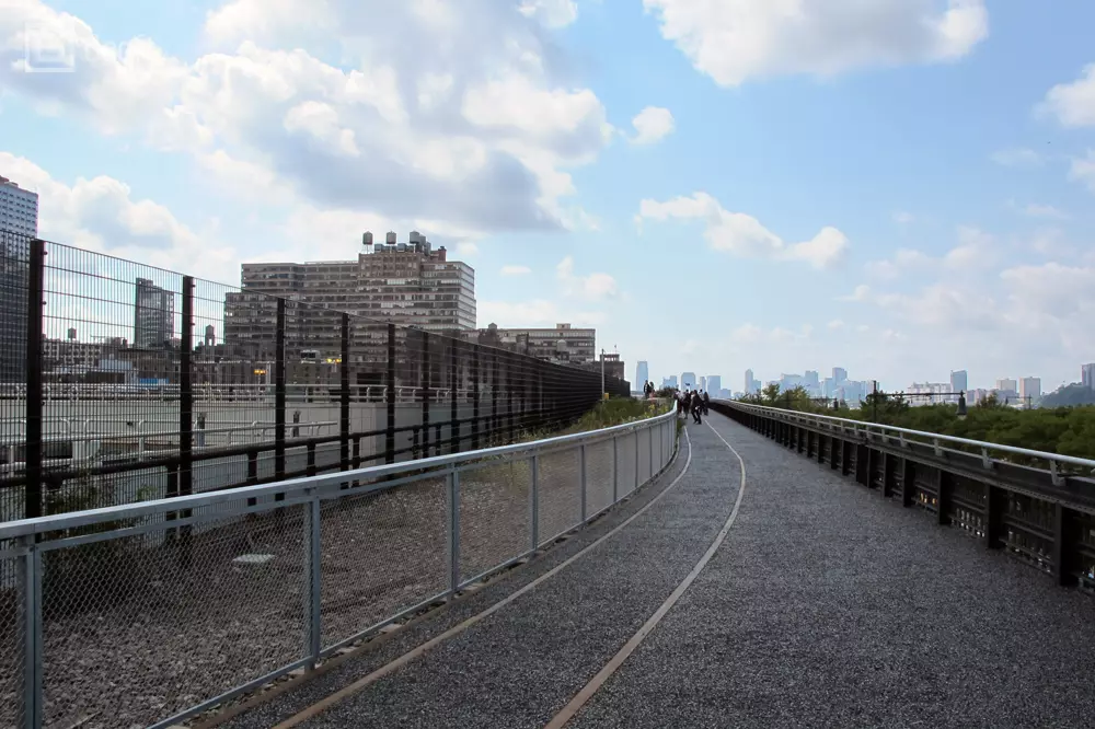 edward norton, high line park, the high line at the railyards, Diller Scofidio + Renfro, Piet Oudolf, James Corner, James Corner Field Operations, hudson yards, high line section 3