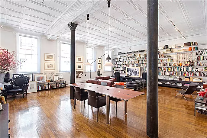 85 Mercer Street, Soho Cast Iron Historic District, orijinal teneke tavanlar, çatılı yatak odası