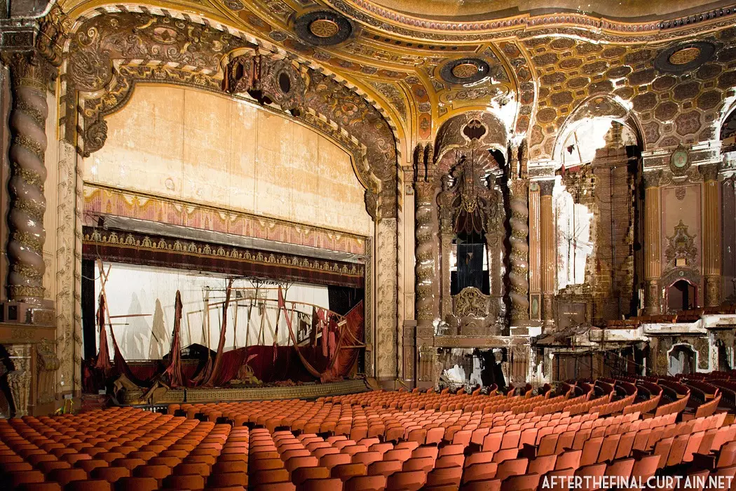 Лёв Кингс театры 1920 жылдардағы алтын жалатылған гламурымен Флатбушта қайта ашылады. 33271_1