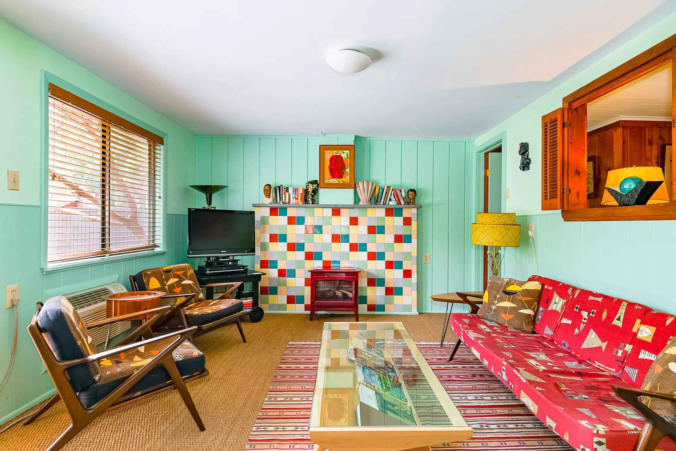 Kate Pierson fan 'e B-52's listet har retro Catskills-ferbining foar $ 2.2M, kitscherige meubels ynbegrepen 3341_8