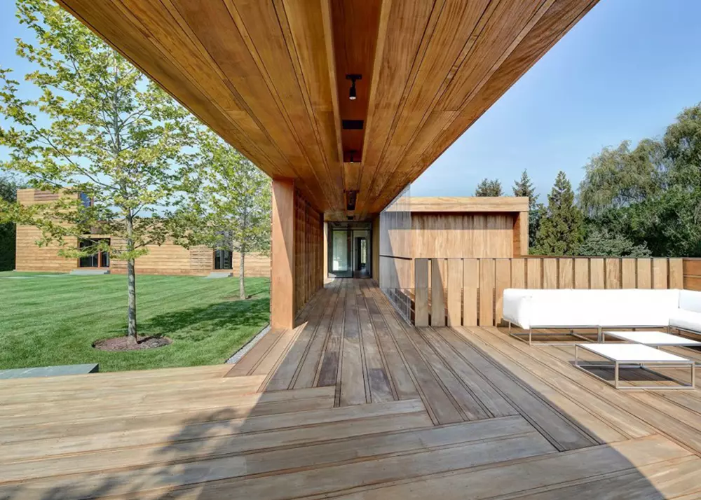 Bates Masi Architects, Andrew Geller, Mothersill, Long Island, passerelle in legno, edifici storici sulla spiaggia, beachouse in legno,