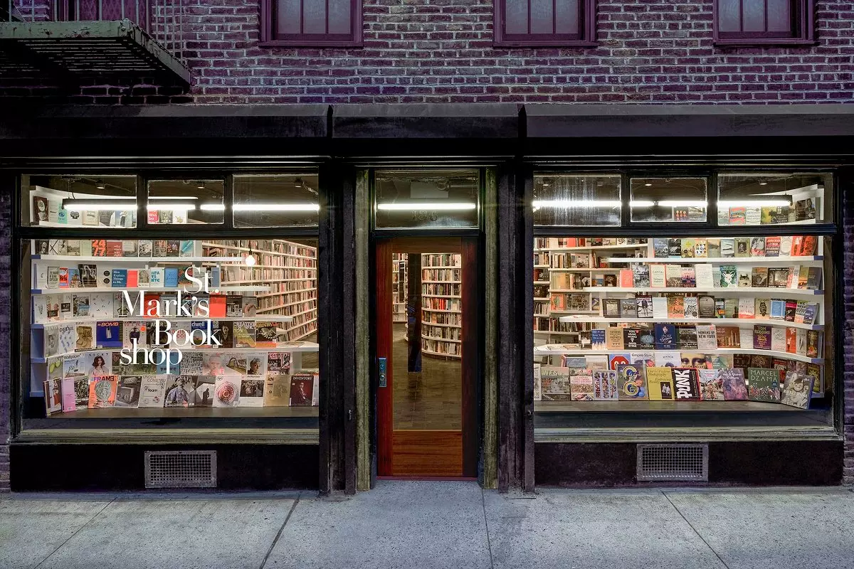 St. Mark's Bookshop, Clouds Architecture Office, niaj hnub khw muag khoom tsim, NYC phau ntawv khw
