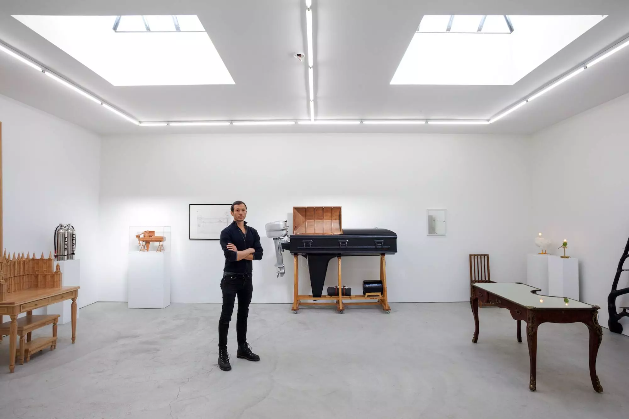 デザイナーのセバスチャン・エラズリスが、機能的なアートと家具でいっぱいのサウスブロンクスのスタジオを開きます 3387_1