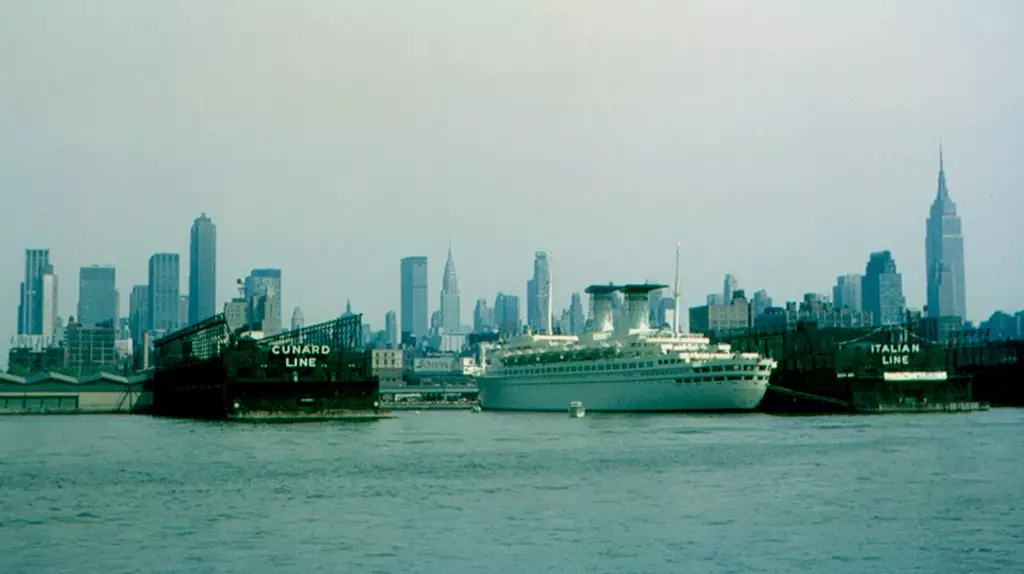 Ang skyline sa 1965, gikuha gikan sa usa ka sakayan sa Hudson River.