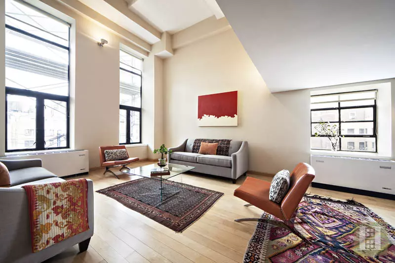 Utaenda 'Gaga' Unapojifunza Nani Aliwahi Kuishi katika Jengo la Makazi haya ya Upper West Side $4.5M. 34025_1