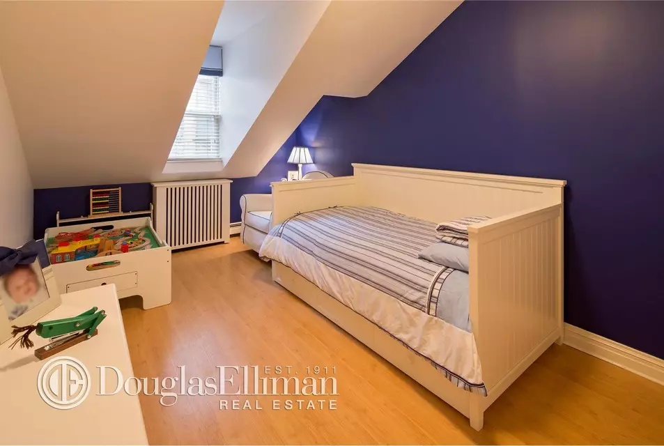 651 Washington Street, NYC rowhouse, west village rowhouse, rowhouse attic bedroom