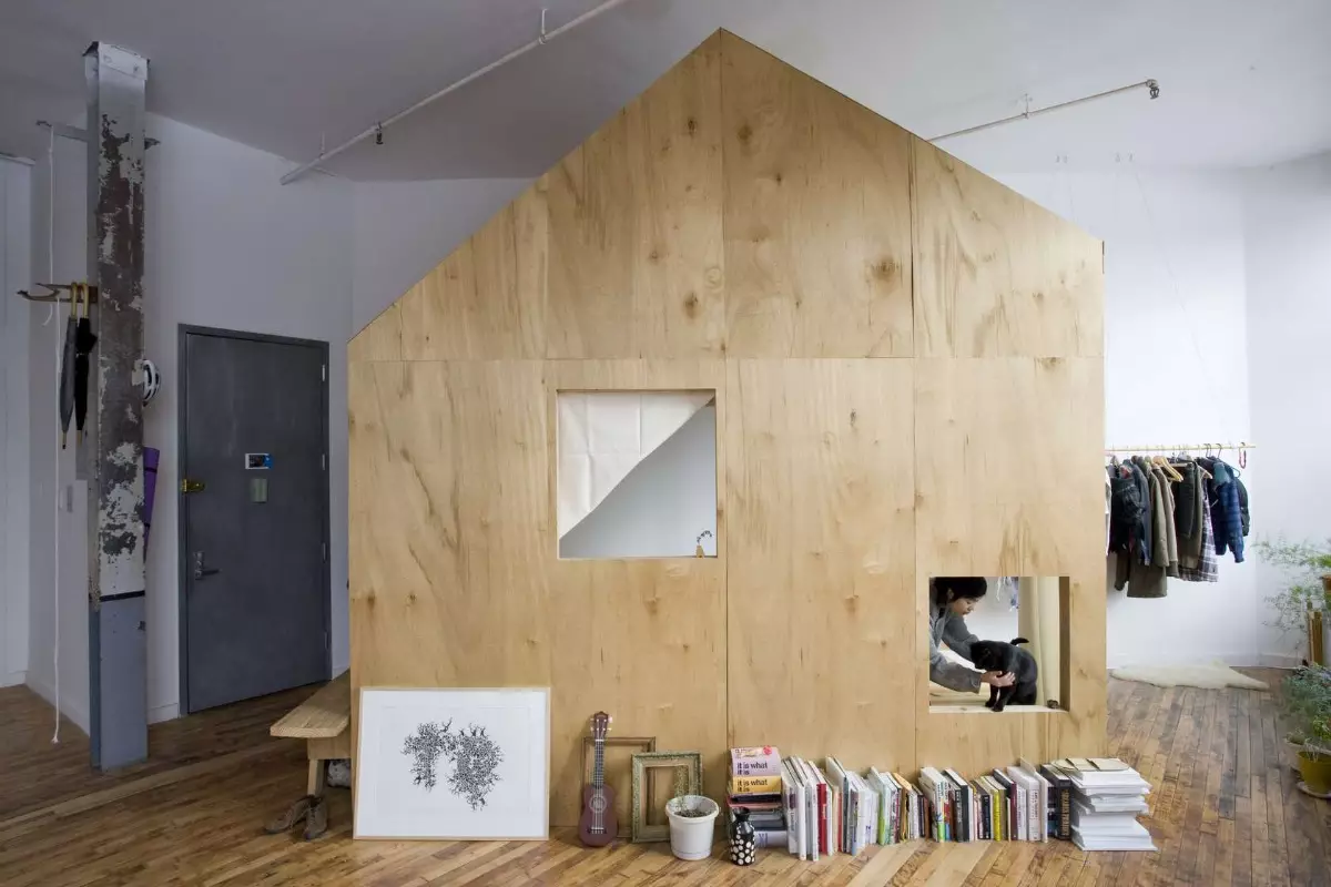 Το Brooklyn's A Cabin in a Loft μεγιστοποιεί το φως και τον χώρο με δύο υπνοδωμάτια που μοιάζουν με δεντρόσπιτο 34070_1