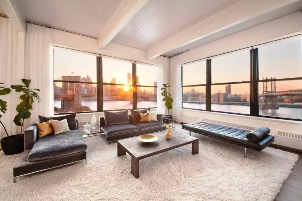 Se all'inizio non ci riesci... Anne Hathaway vende il loft DUMBO Clocktower la seconda volta 34140_1