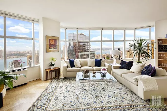Ljusfylld lägenhet i Lincoln Center får lycklig ny köpare