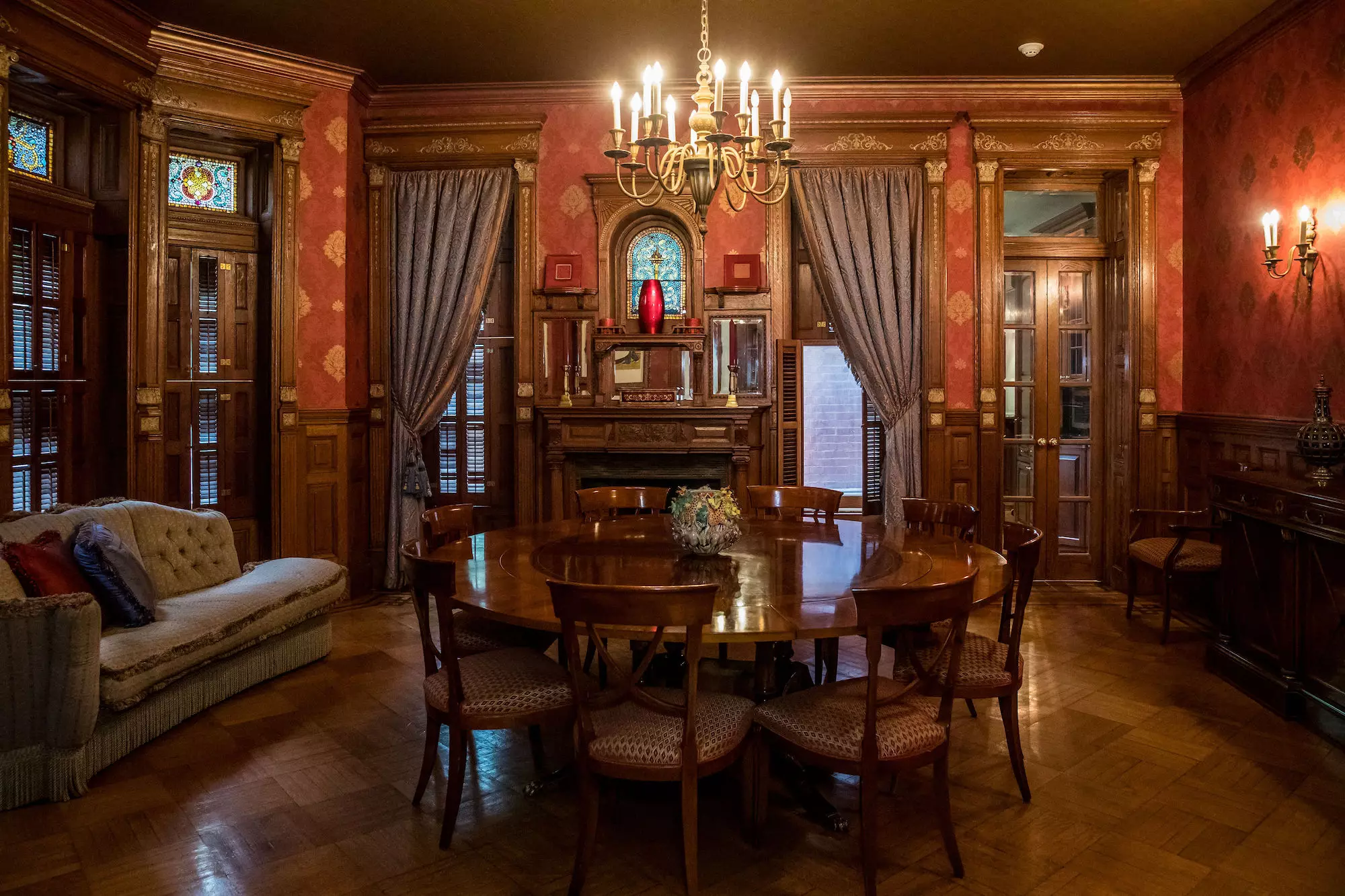 Hamilton Heights Brownstone iš „The Royal Tenenbaums“ galima užsisakyti „Airbnb“ už 20 USD už naktį 3499_3
