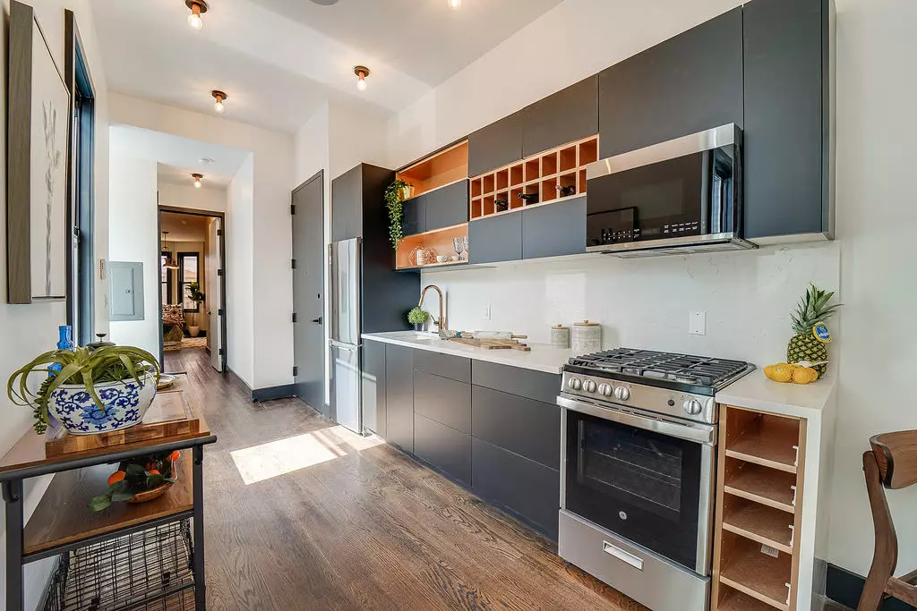 Estos elegantes condominios de dos habitaciones en el vecindario Heights de Jersey City comienzan en solo $ 480K 3551_2