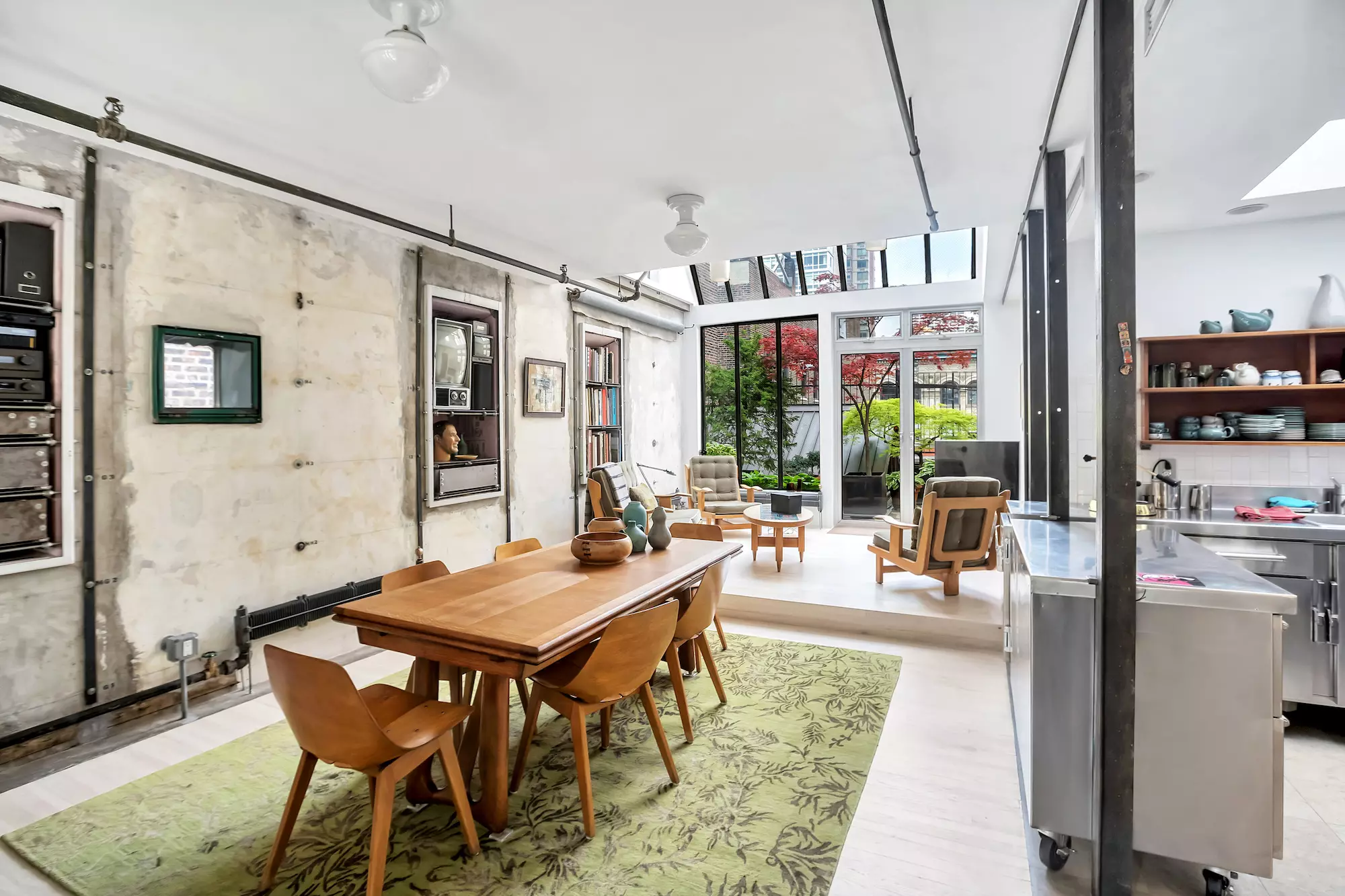 Funky $ 995K Midtown Penthouse gouf aus engem mechanesche Raum an engem Versandbehälter gemaach 3561_1