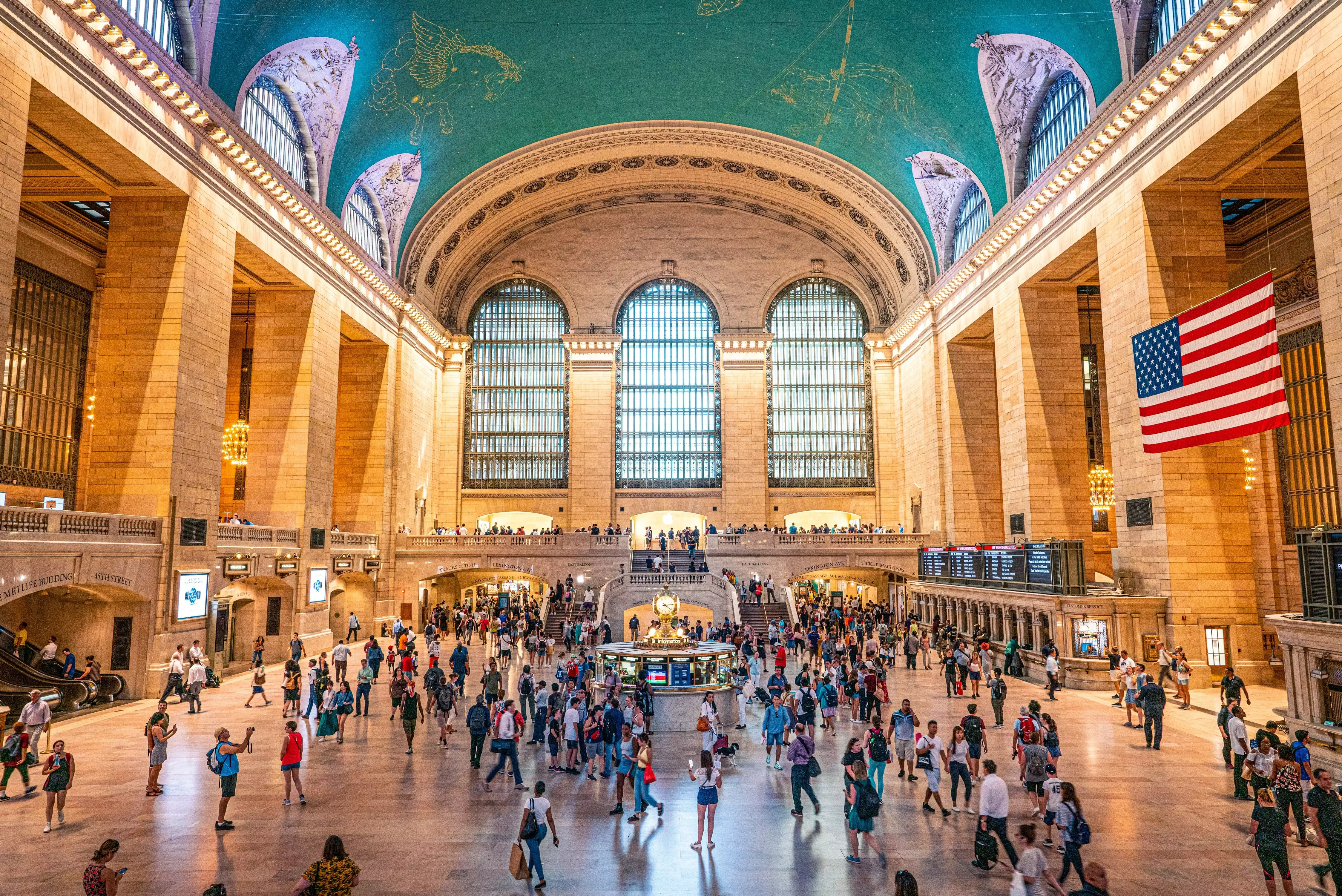 Centra szczepień przyjeżdżają do Grand Central, Penn Station i innych stacji metra i stacji kolejowych 3581_1