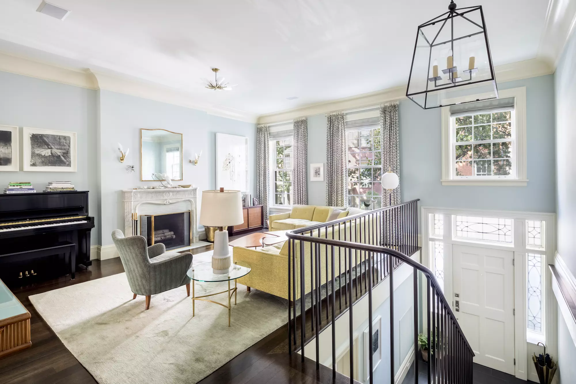 Această casă istorică din Greenwich Village este un vis pastel cu o grădină englezească pentru 17,75 milioane USD 3629_1