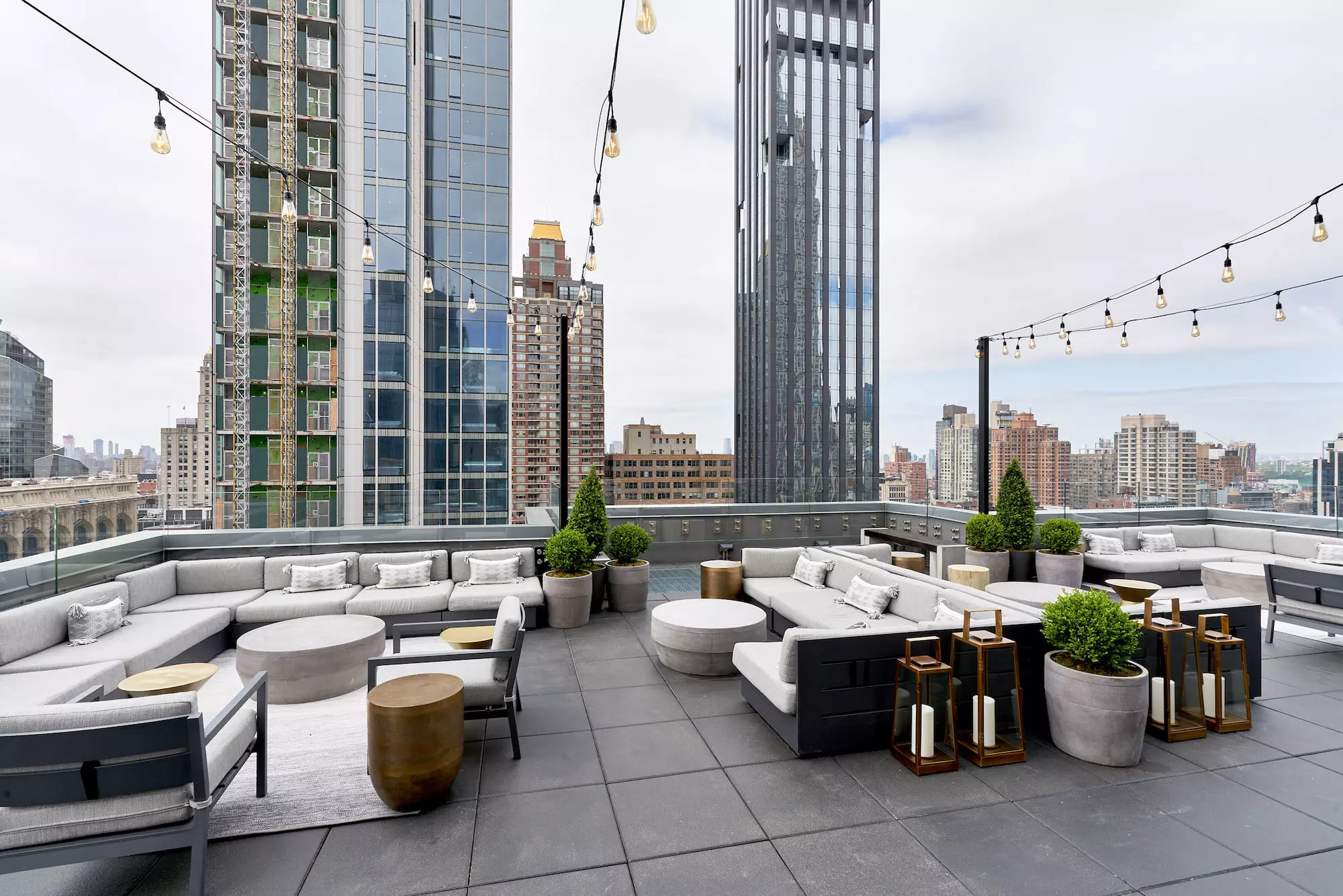 20 невероватних барова на крову у Њујорку 3658_11