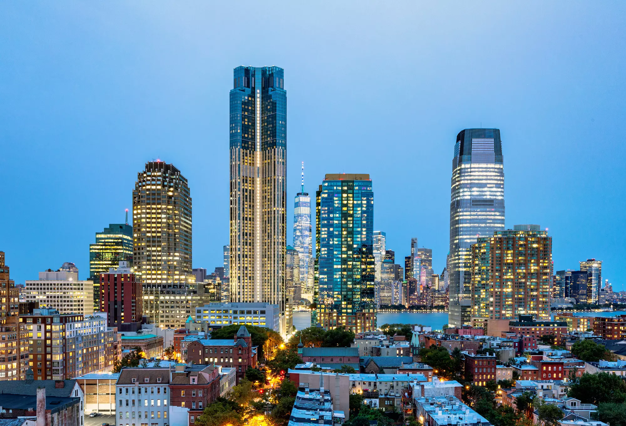 3,9 Millionen Dollar teures Penthouse, das im höchsten Turm von NJ verkauft wird, stellt Rekord in Jersey City auf 3699_1