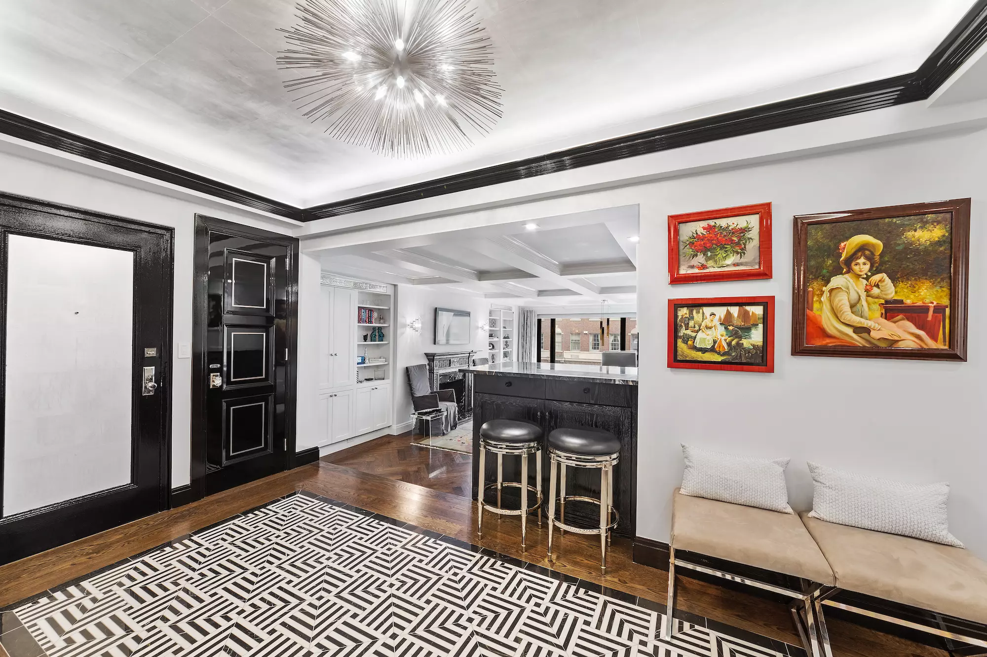 $1.4M Sutton Place co-op dia misy varavarana avy amin'ny Waldorf Astoria 3847_1