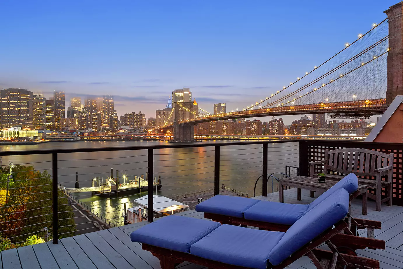 3M $ Lofta Brooklyn Heights xwedan banek banê ye ku ber bi Pira Brooklyn ve diçe. 3872_1