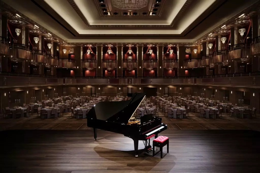 Dai un'occhiata alla Grand Ballroom restaurata del Waldorf Astoria 3906_5