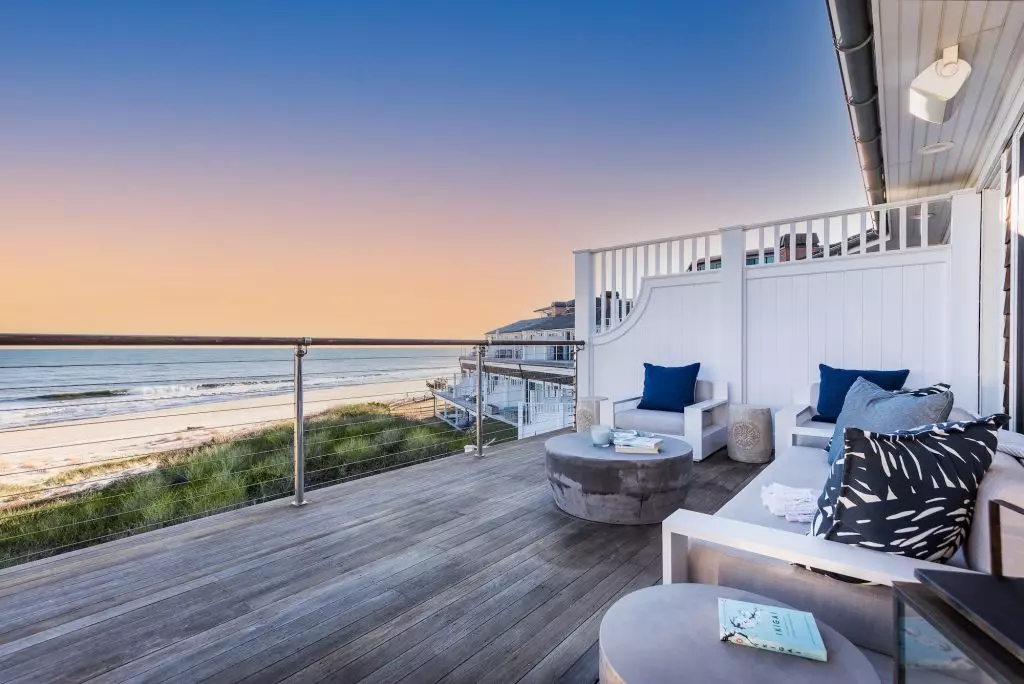 $5,35 juta Rumah Montauk dilengkapi dengan cabana pantai pribadi dan akses ke Gurney's Resort 3920_13