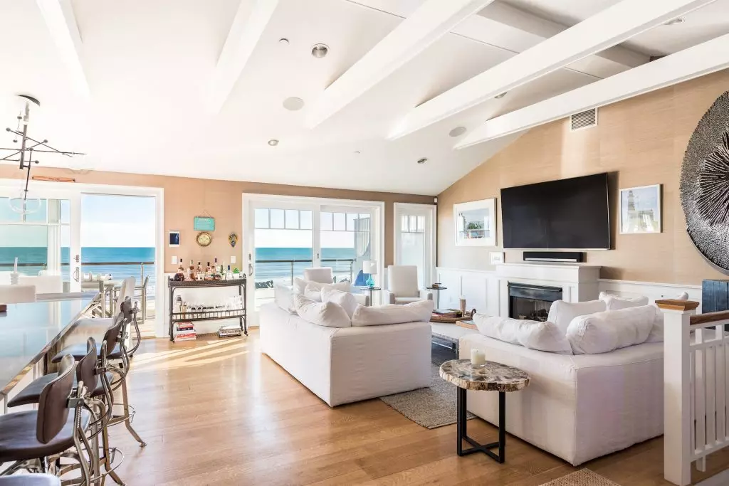 $5,35M Montauk-hjemmet kommer med en privat strandhytte og tilgang til Gurney's Resort 3920_2