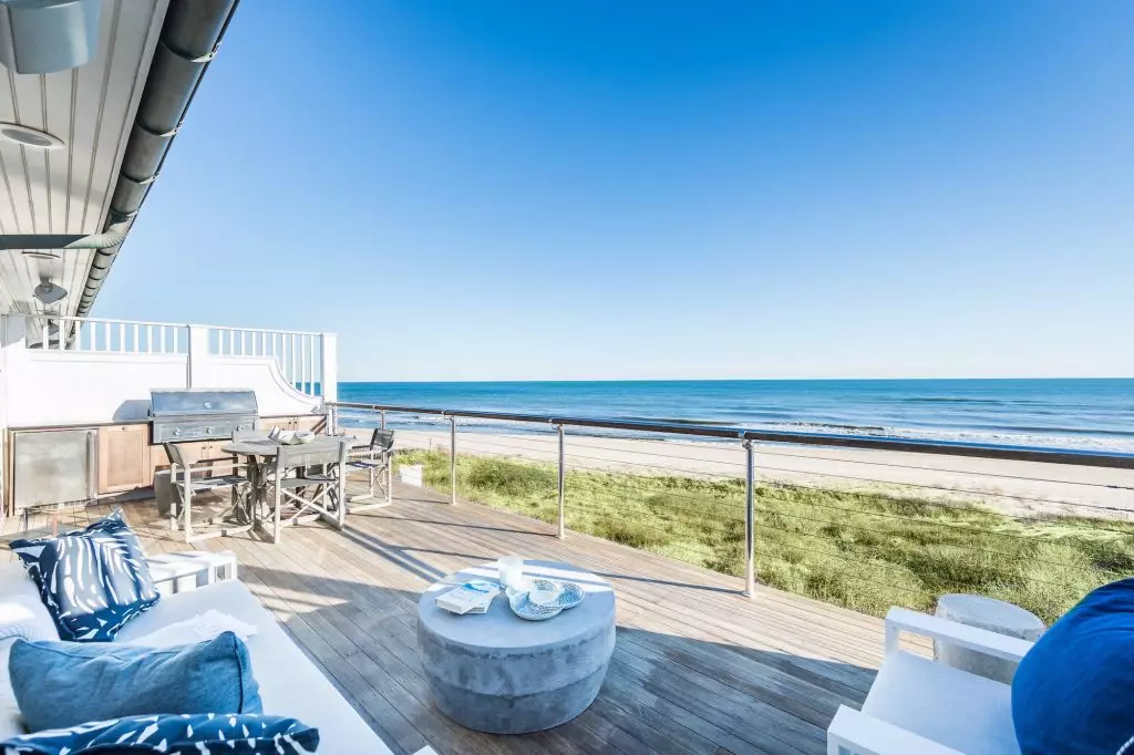 Ang $5.35M Montauk home ay may pribadong beach cabana at access sa Gurney's Resort 3920_6