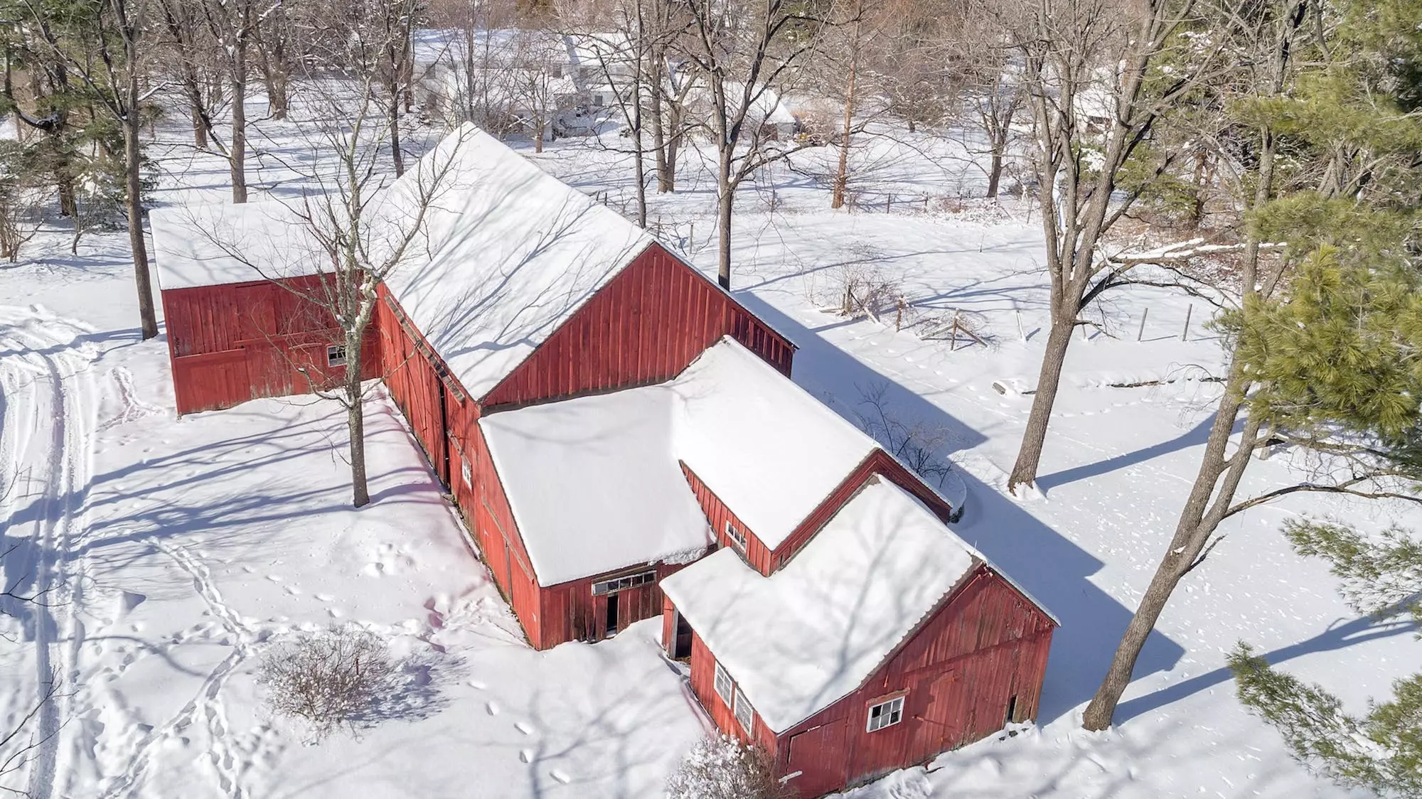 230-xyoo-laus Connecticut farmstead nrog thawj cov ntsiab lus ntawm xyoo pua 18th nug $ 1.2M 4055_3