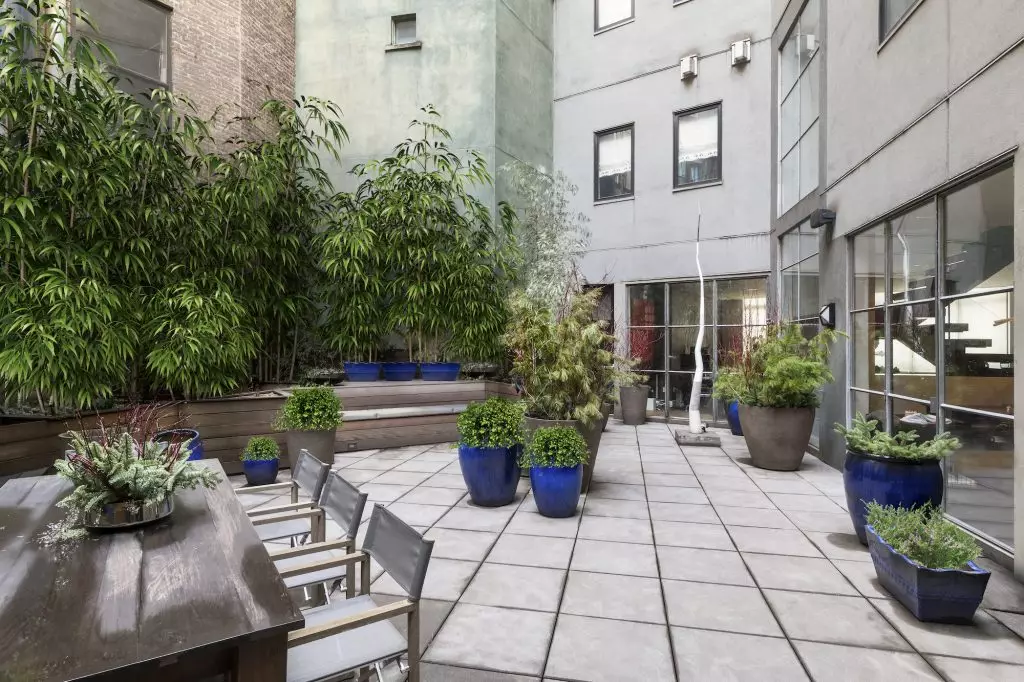 Erittäin nykyaikaisessa Tribeca-triplexissä on puutarhakeidas ja kahden auton autotalli 20 miljoonalla dollarilla 4061_5