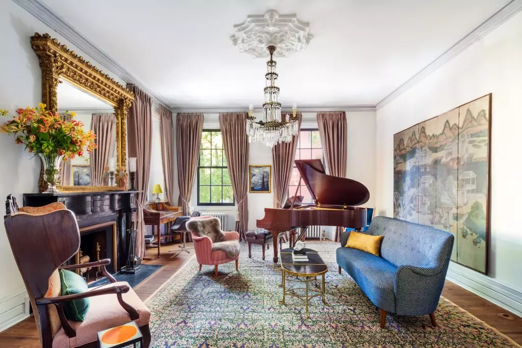 Keeb kwm Brooklyn Heights lub tsev los ntawm cov yeeb yaj kiab 'Moonstruck' ntaus lub khw rau $ 12.8M 4081_6